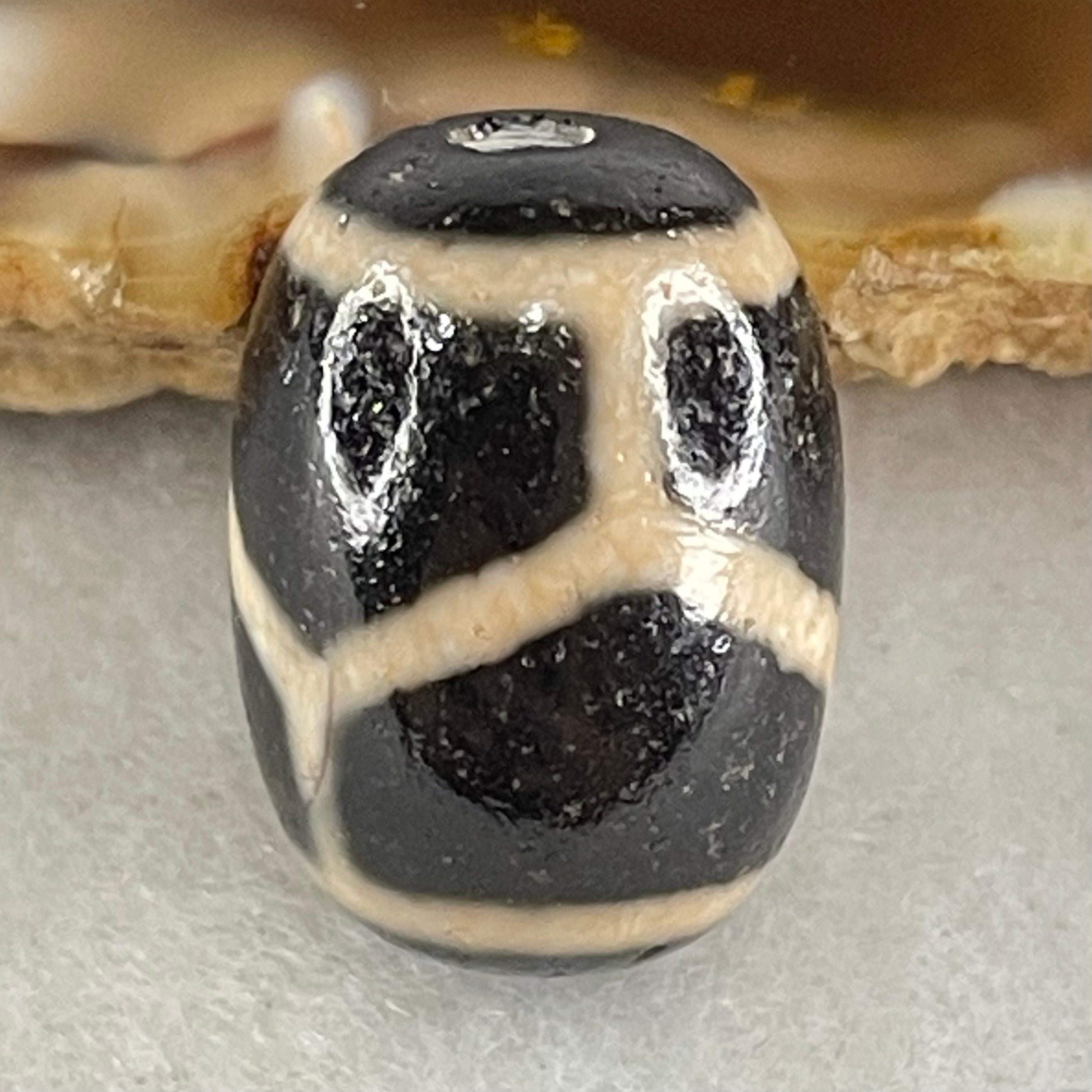 Natural Powerful Tibetan Old Oily Agate Turtle or Tortoise Shell Bead